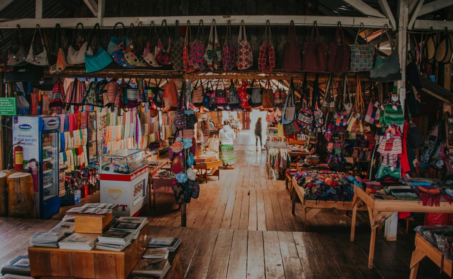 Have You “Taobao” today? New Choice of Shopping: Creative Bazaars – 世新大學小世界